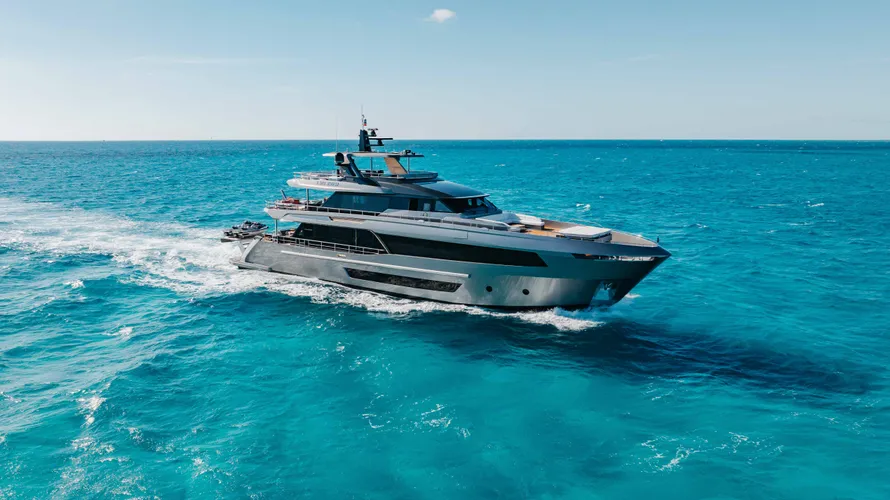 A SALT WEAPON yacht for charter (Ocean Alexander, 34.57m, 2024)